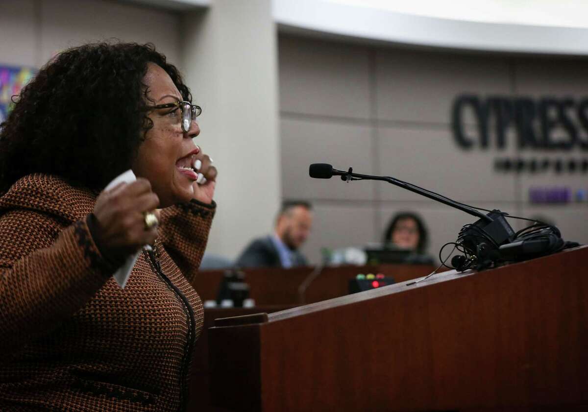 Cy-Fair ISD board members apologize for trustee Scott Henry's remarks ...