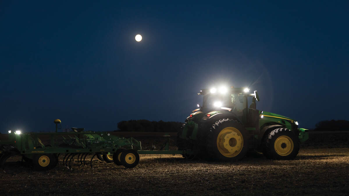 John Deere displays first fully autonomous tractor