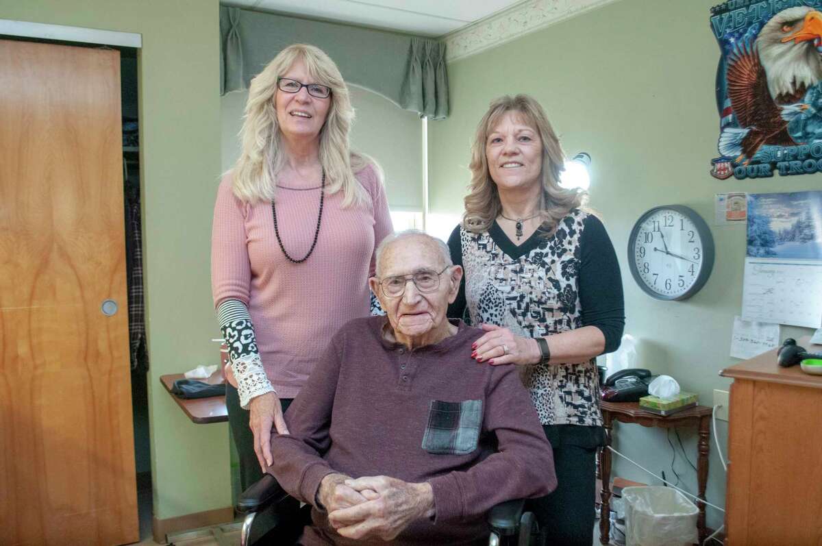 WWII veteran, avid duck hunter celebrating 102nd birthday