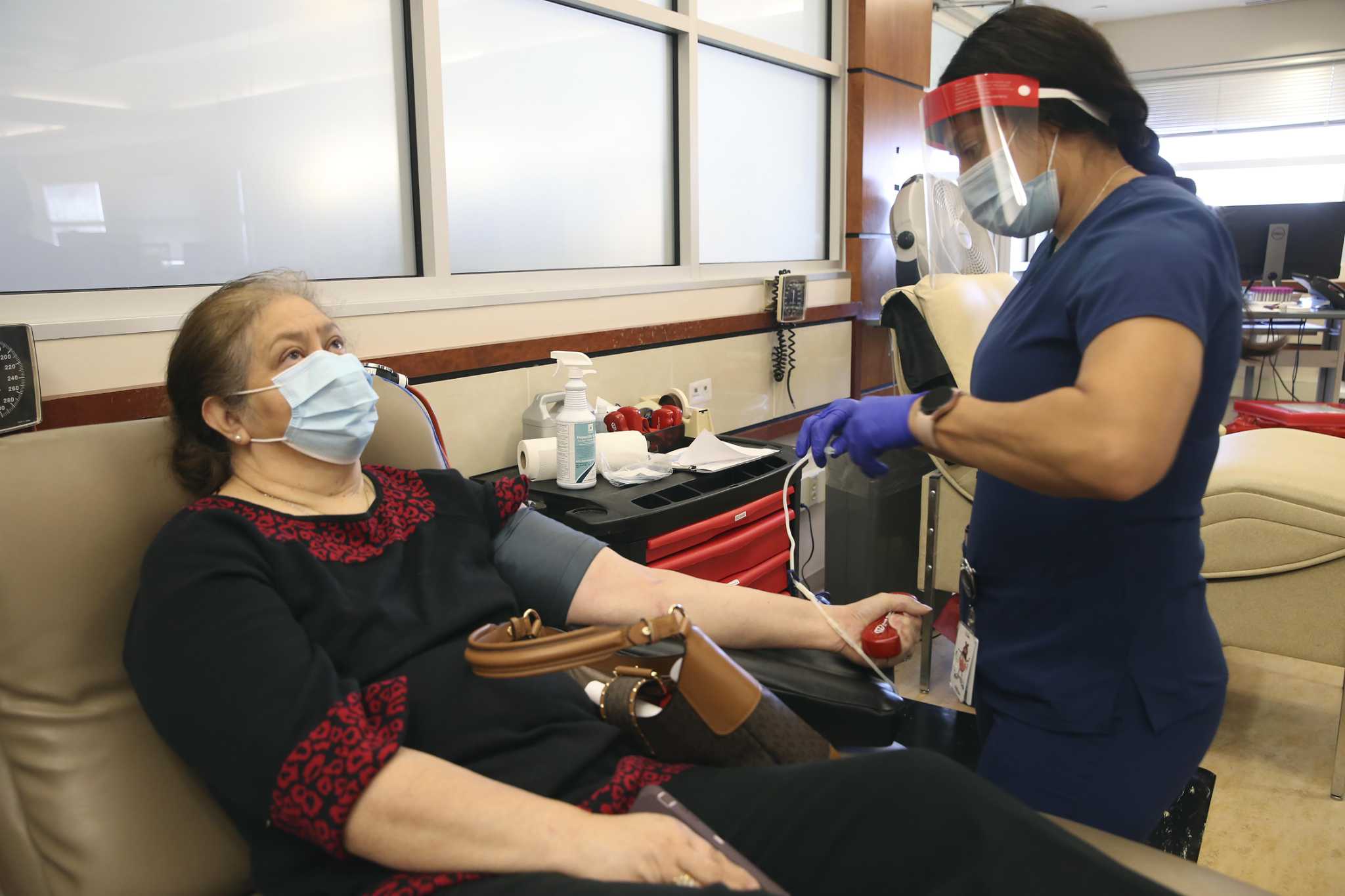 Donate blood this week and get free Spurs tickets. Here's how.