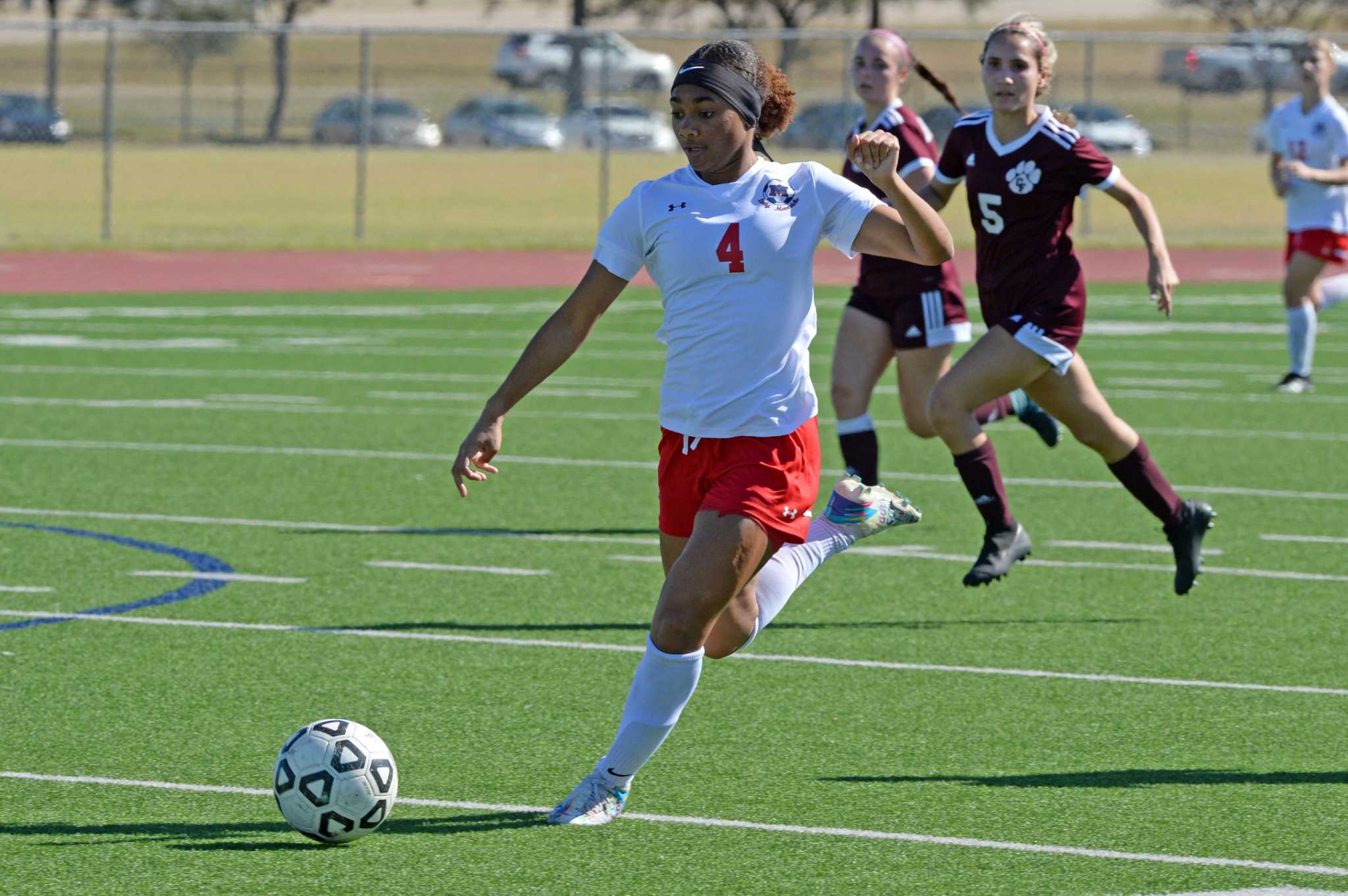 Manvel’s Hillary Griffin: On the attack
