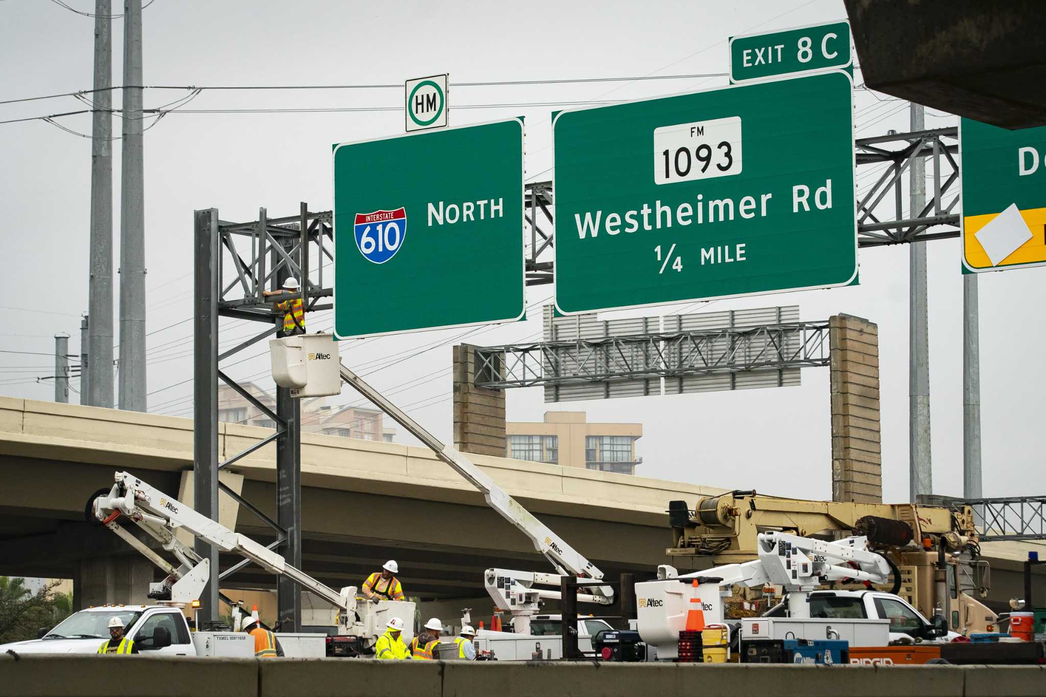 Crews can't seem to fix this troublesome patch of pavement on Loop 610 ...