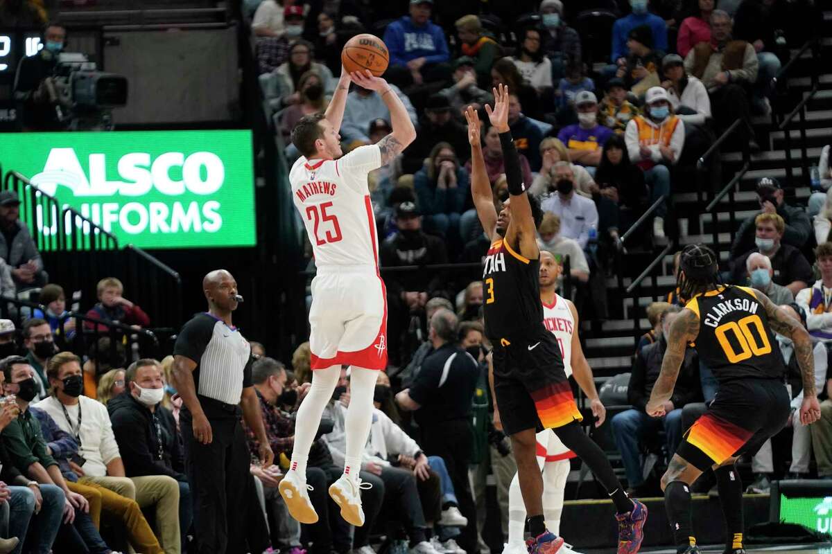 3-point shooting helps lift Rockets over Jazz