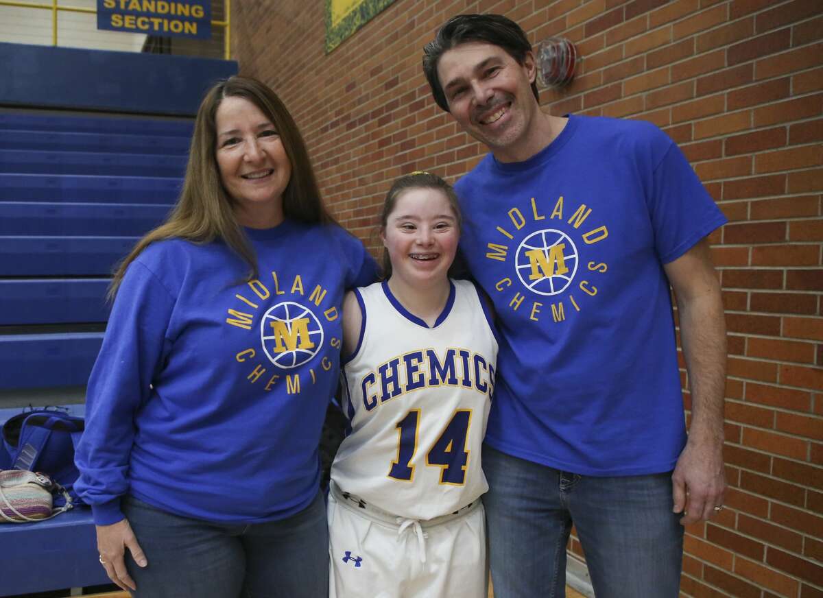 'Chemics on 3': Sophianna's got game