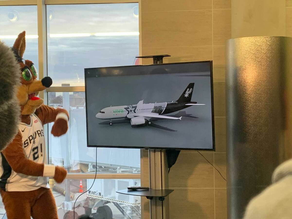 San Antonio Spurs-themed airplane to take flight soon