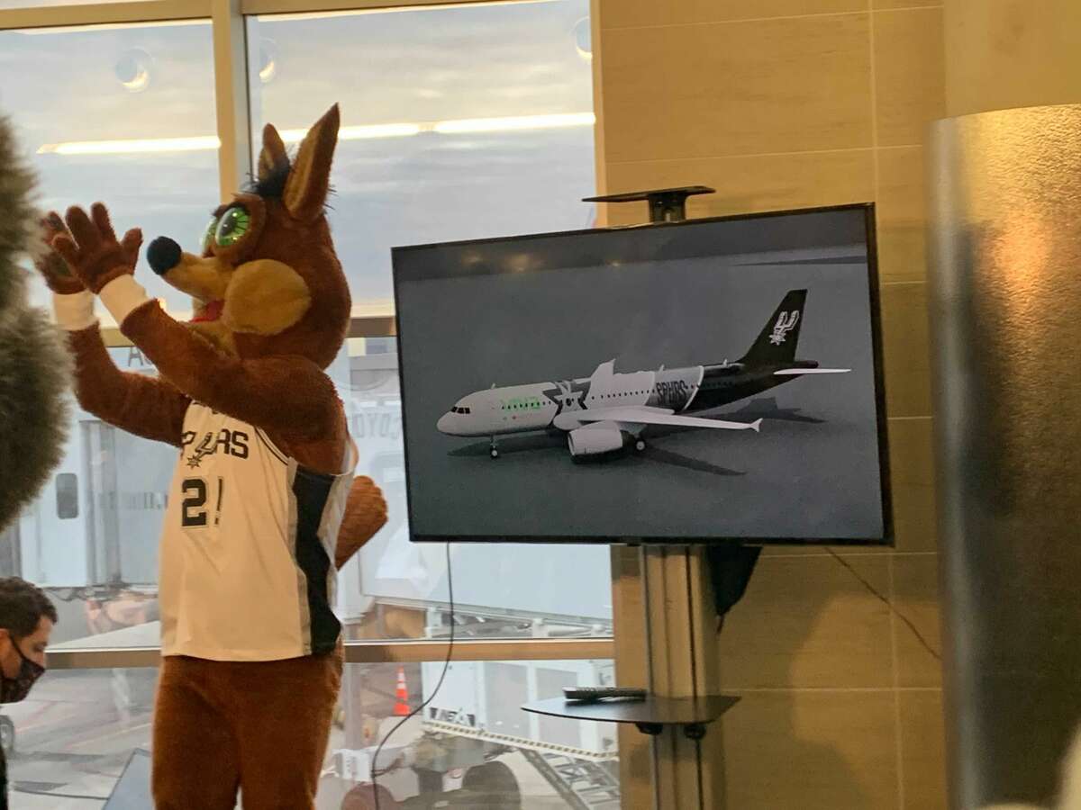 San Antonio Spurs-themed airplane to take flight soon