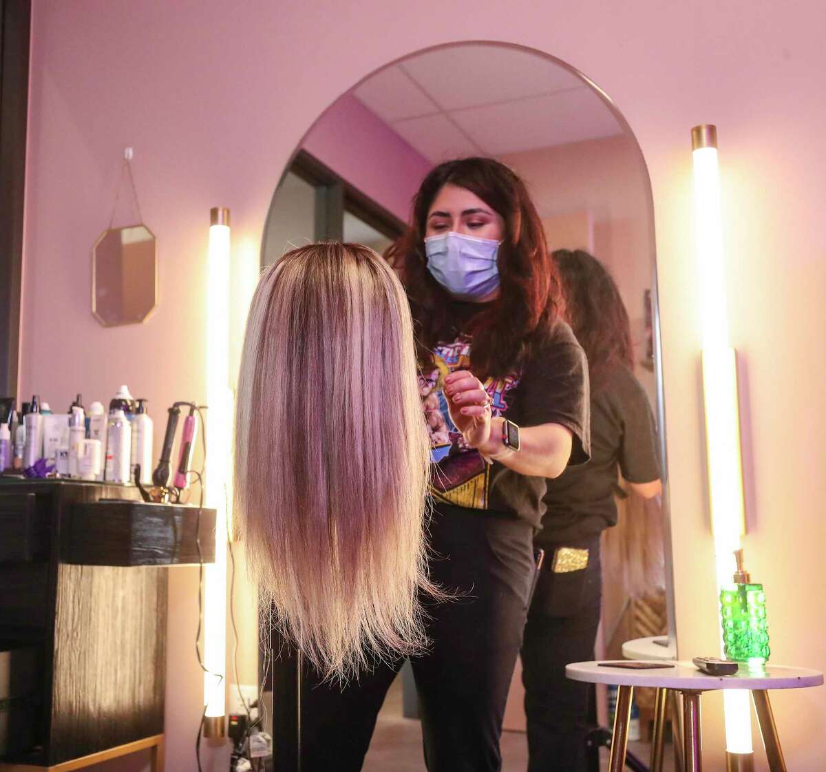 Sewing: Third Ward native with celebrity clients brings high-tech hair ...