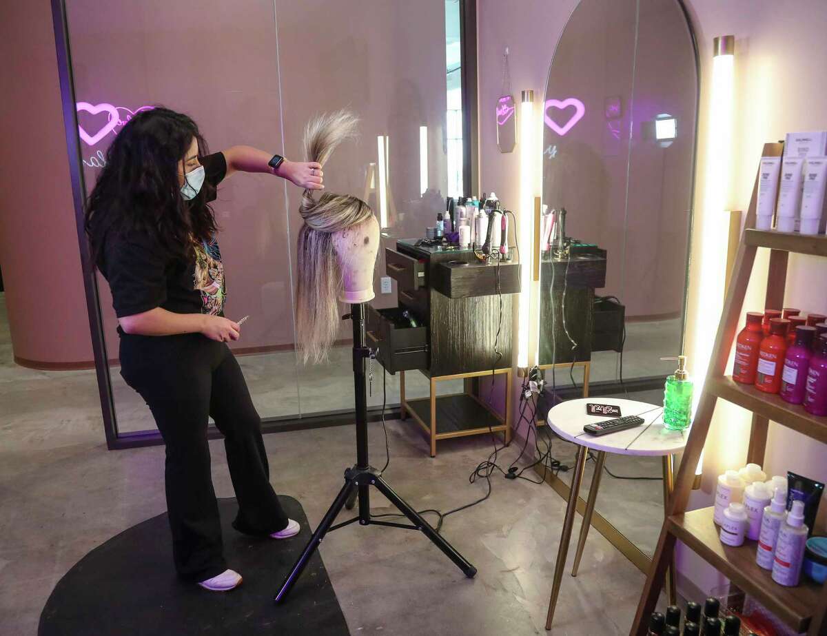 Sewing: Third Ward native with celebrity clients brings high-tech hair ...