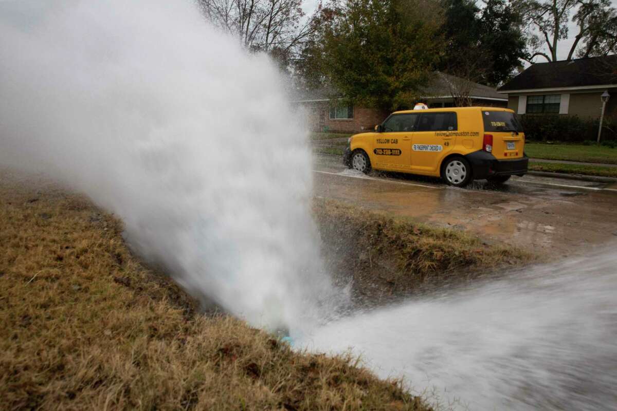 Drivers see unusual street flooding in NW Houston after truck burst ...