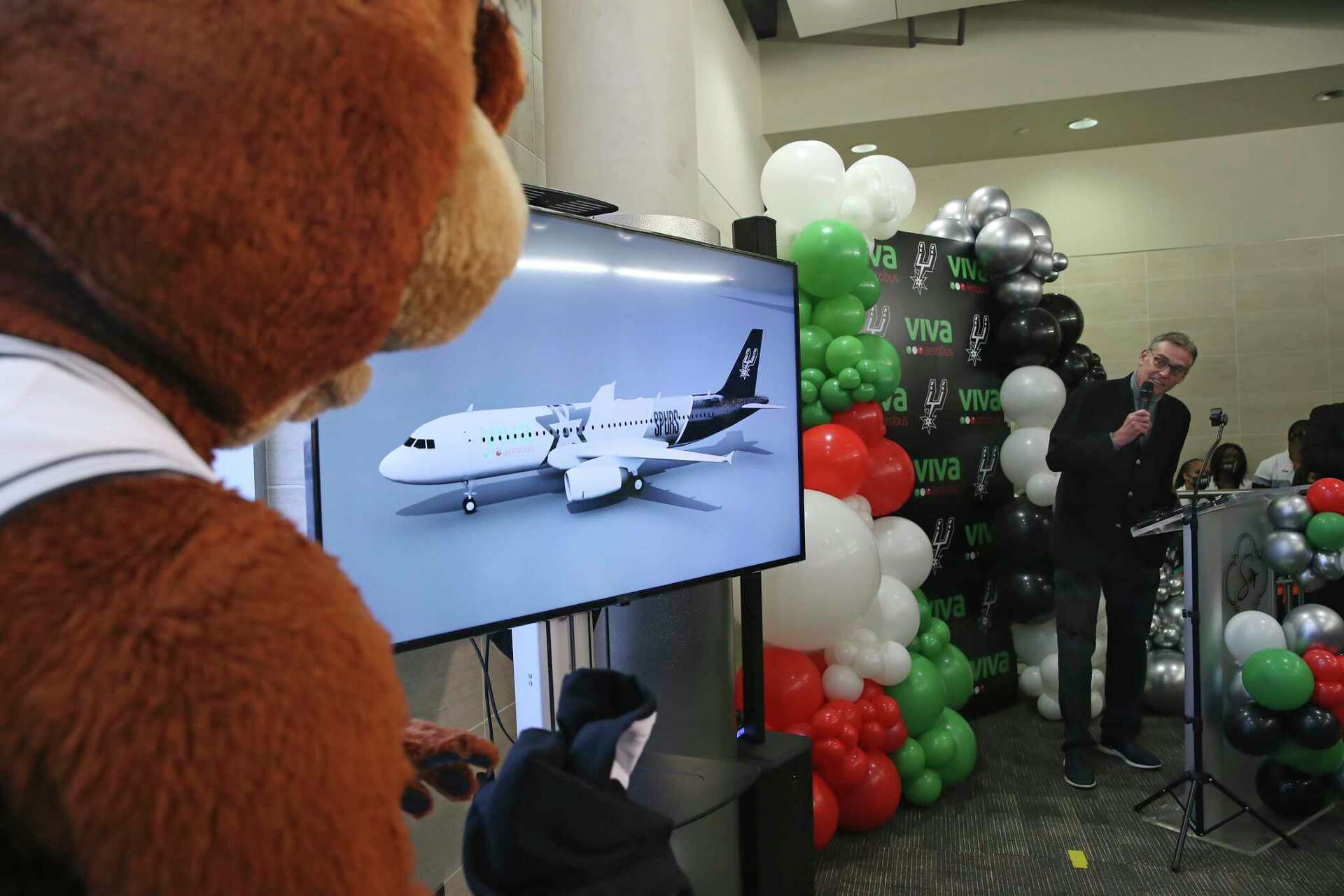 San Antonio Spurs, Mexican carrier Viva Aerobus announce sponsorship