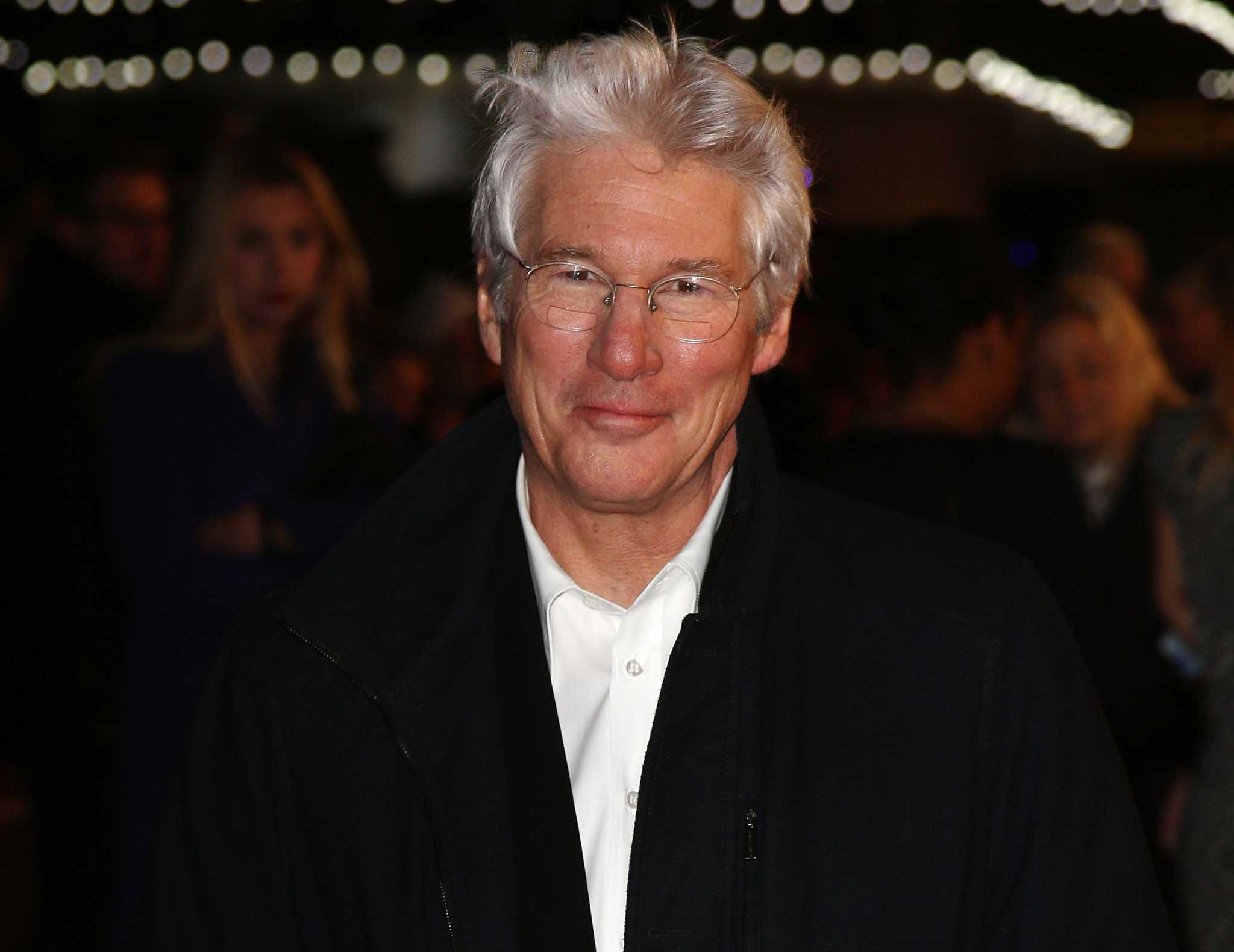 The Dish: Clive Davis spotted dining in Westport; Richard Gere selling ...