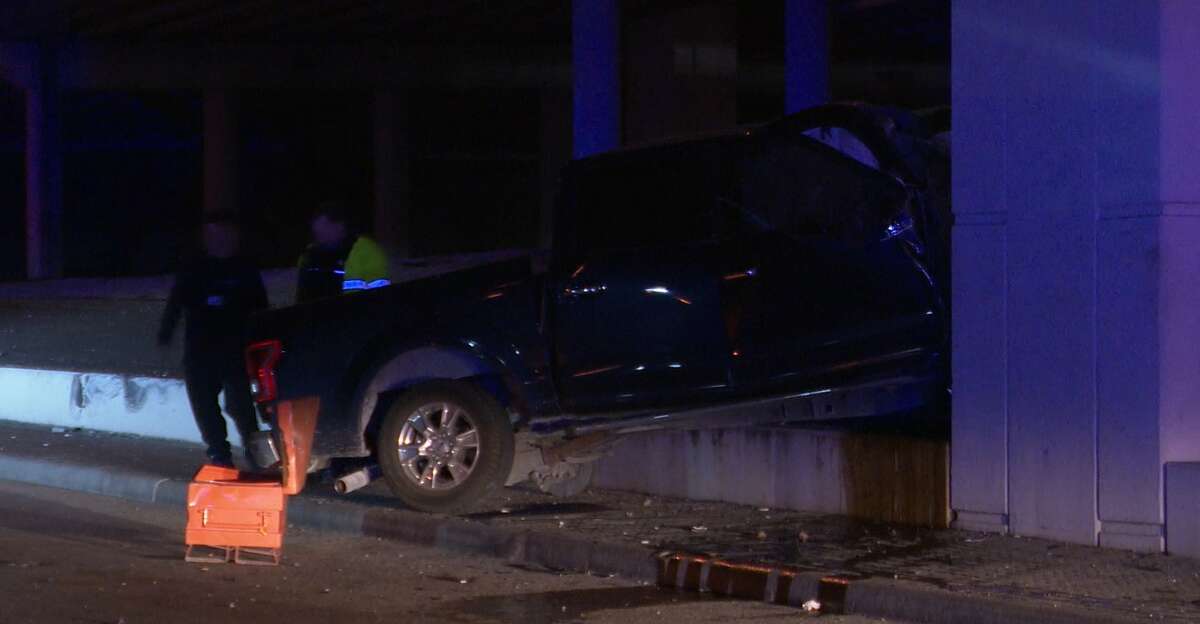 2 killed when Ford F-150 slams into concrete pillar in west Houston