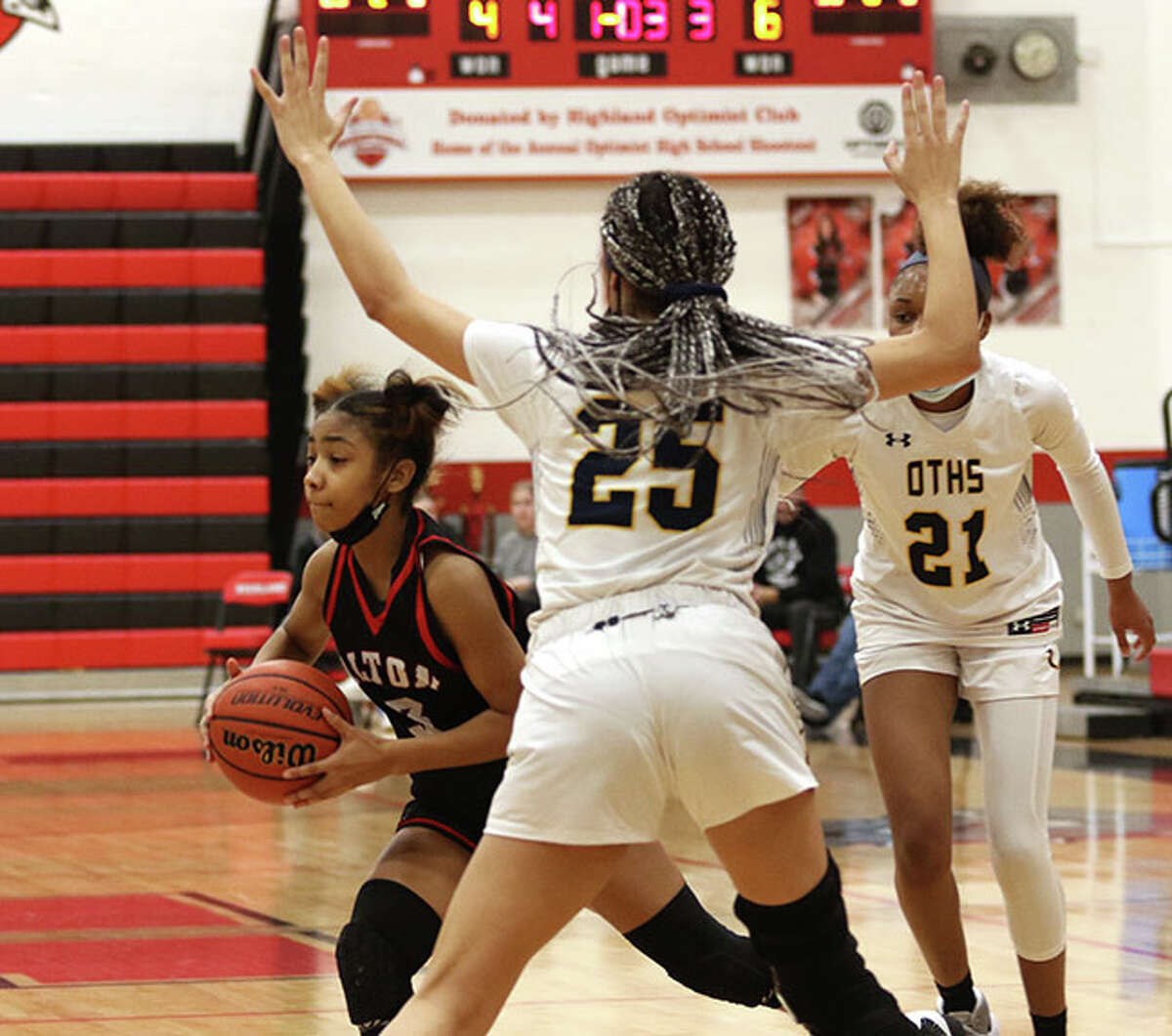 Late surge sends O'Fallon past Alton for third at Highland