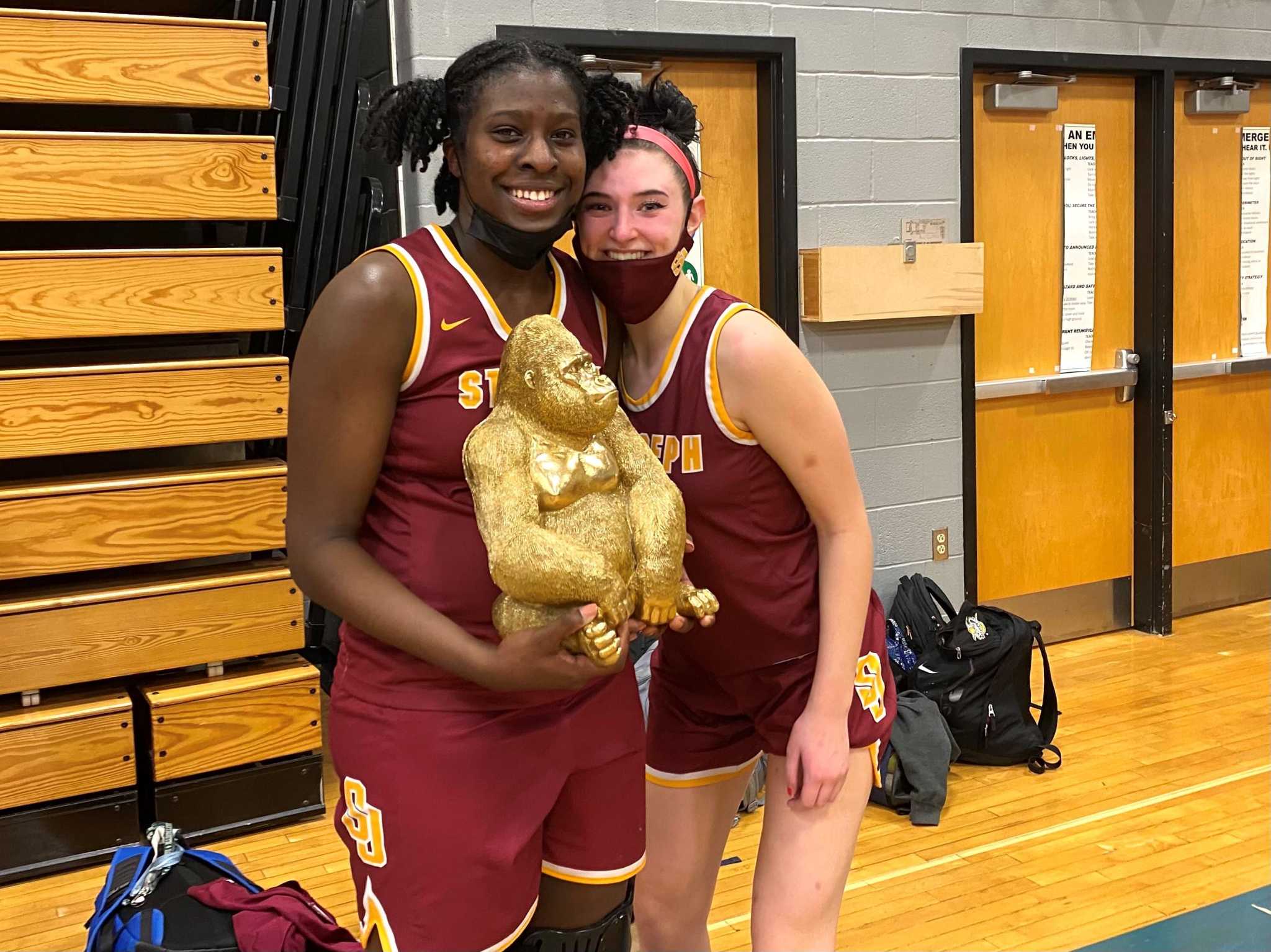 Rudini sparks No. 10 St. Joseph girls basketball team past Ludlowe