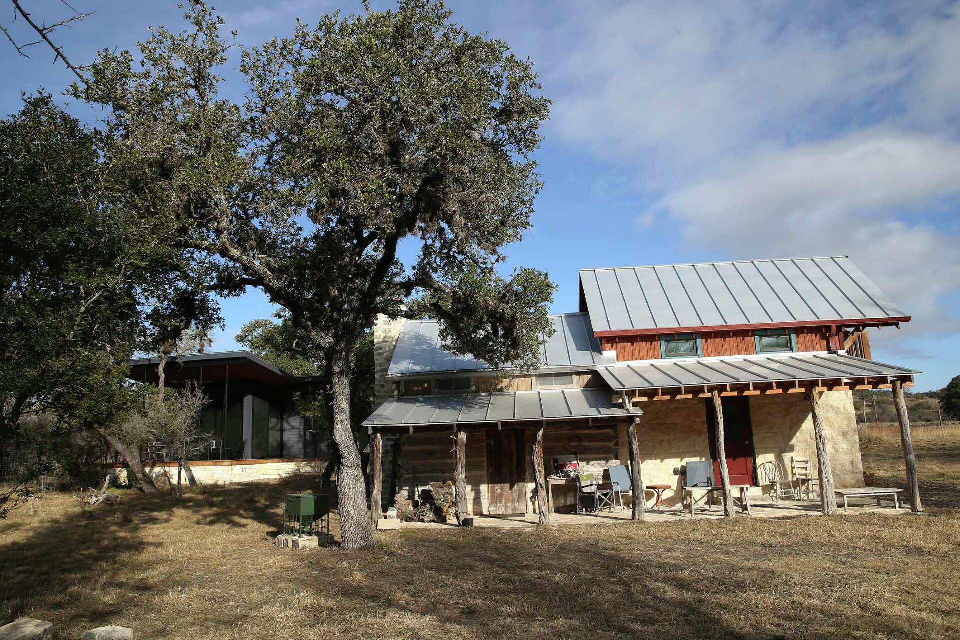 A Texas Hill Country ranch in Comfort has compound of homes with ...