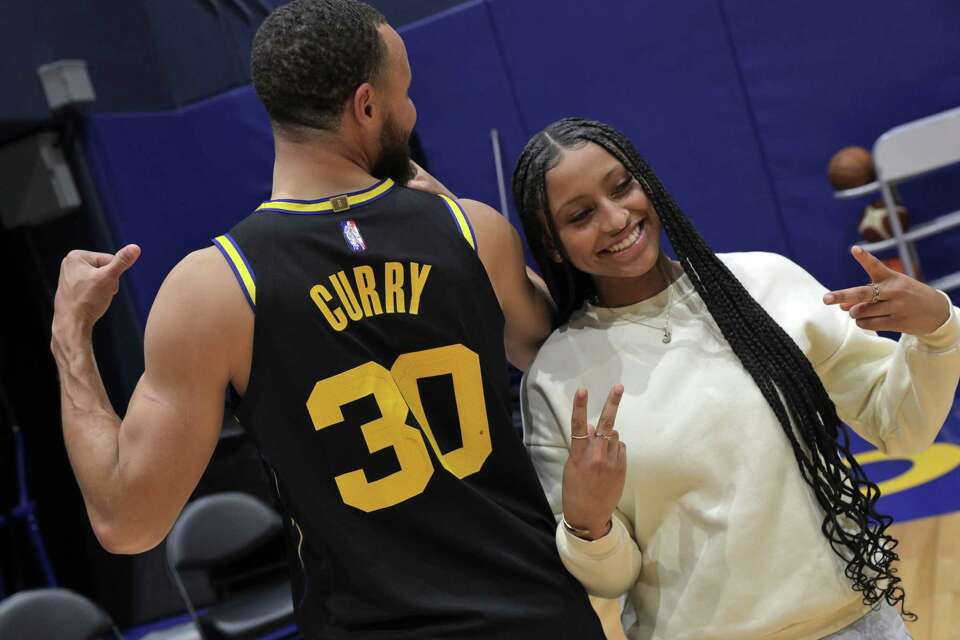 ‘Now my life’s complete’: Cal guard Jayda Curry meets Warriors’ Steph Curry