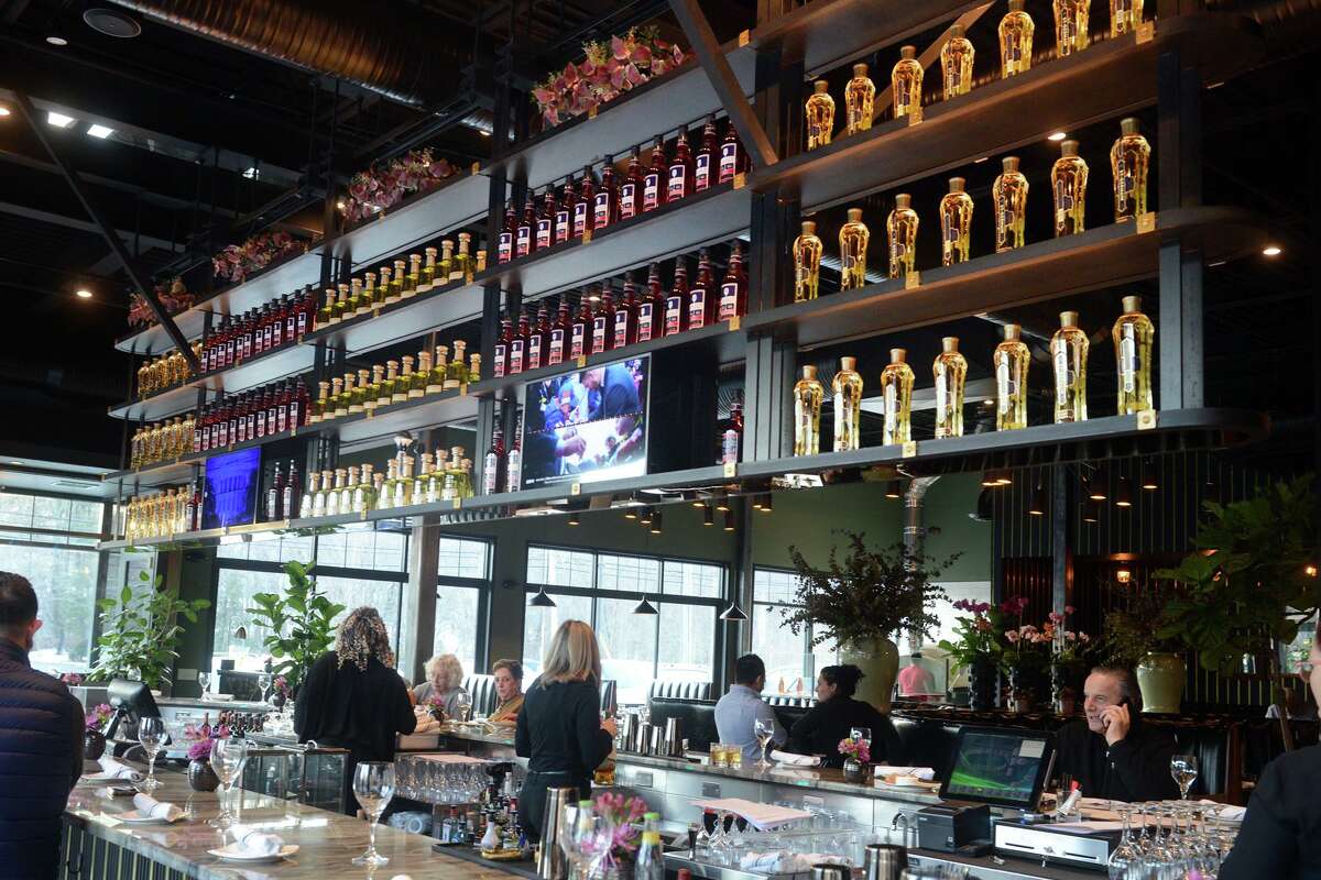 After omicron delays, new Italian eatery opens in Trumbull