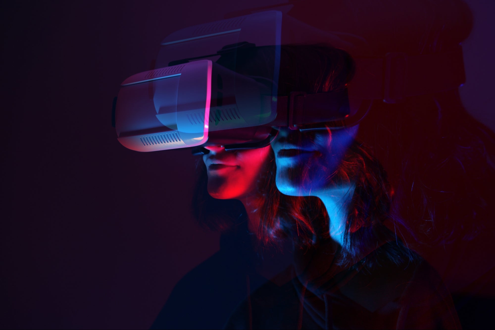 How the Metaverse Projects Reality in a Virtual Environment