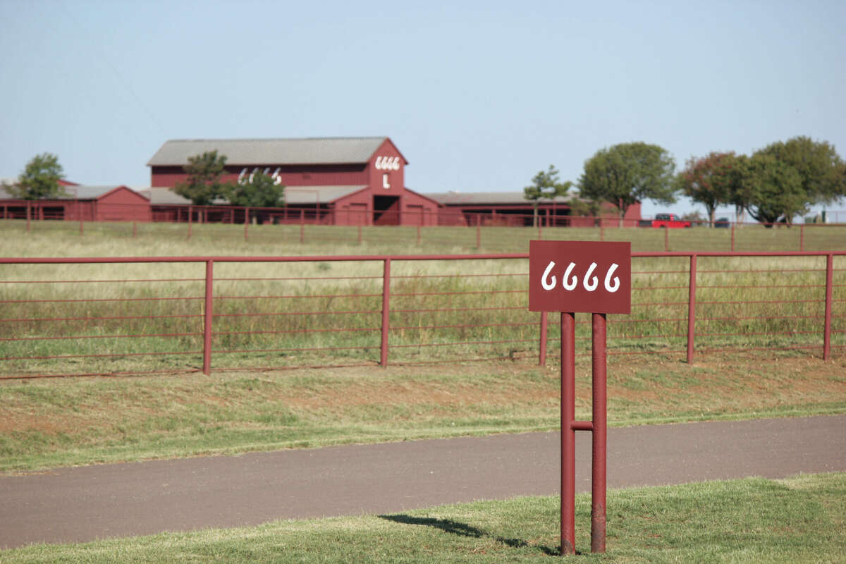 'Yellowstone' creator reportedly buys legendary Texas Four Sixes ranch ...