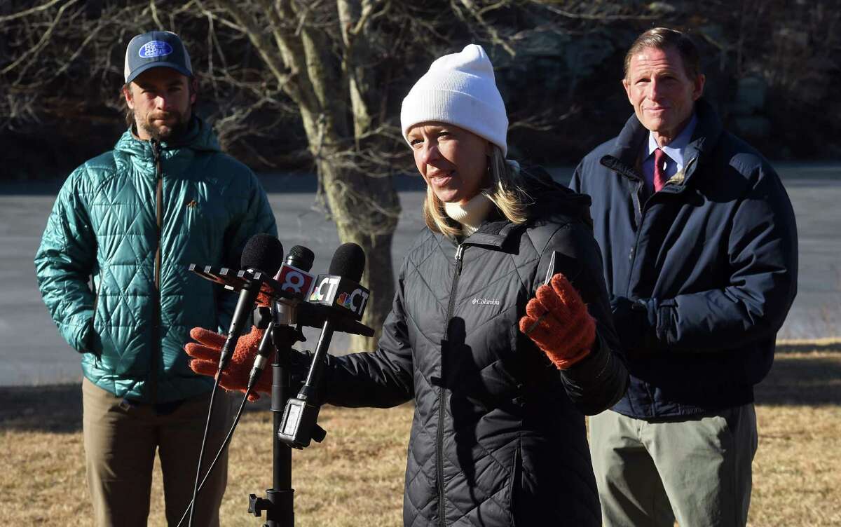 U.S. Senator lends voice to efforts to preserve Killingworth camp property