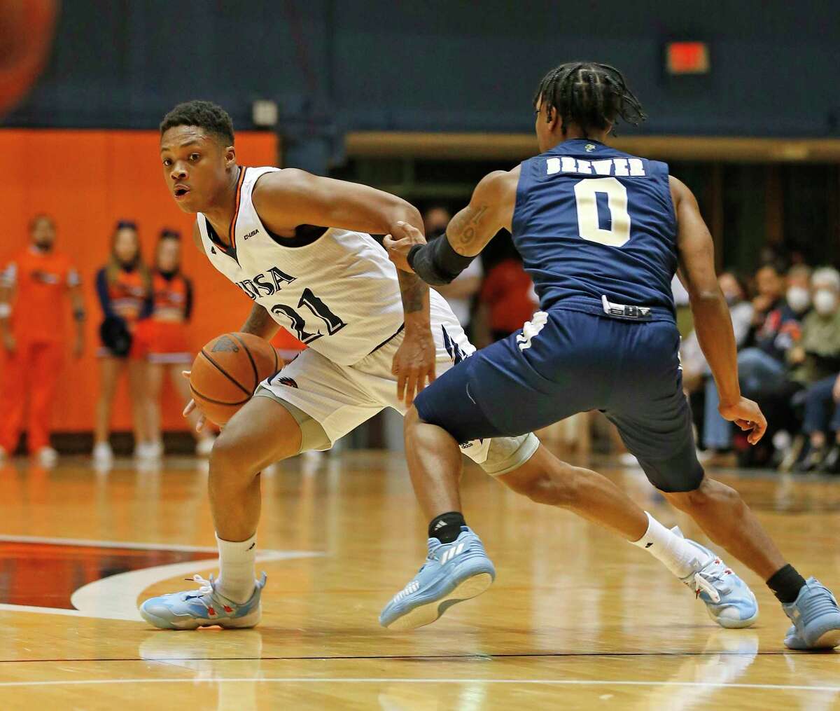 Rejuvenated UTSA snaps skid with win against Florida International