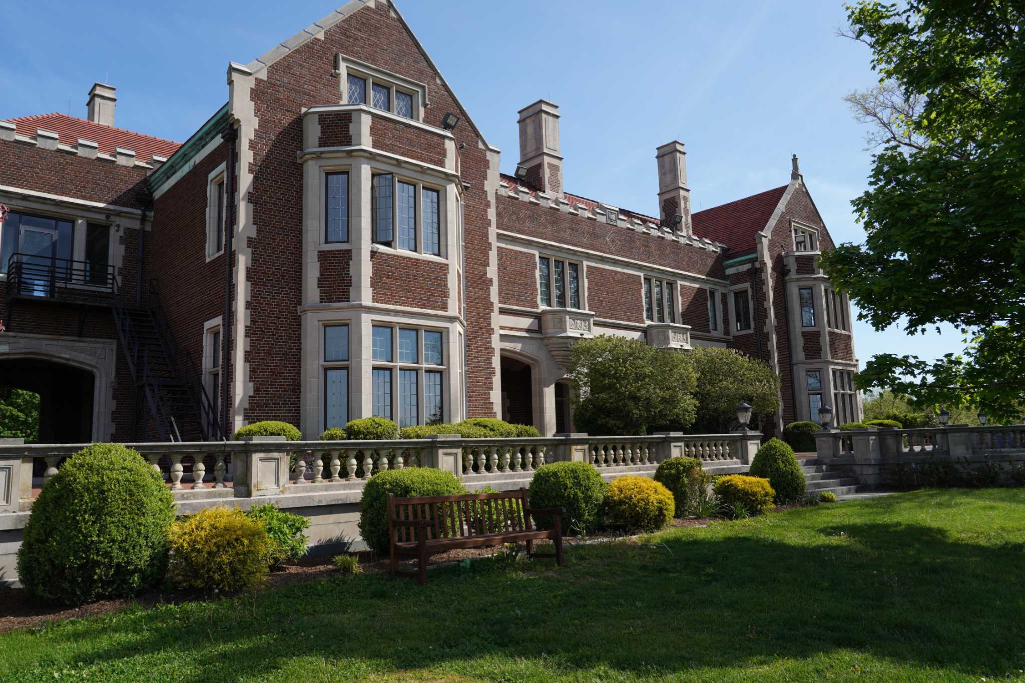 New Canaan weighs ADA compliance at Waveny House