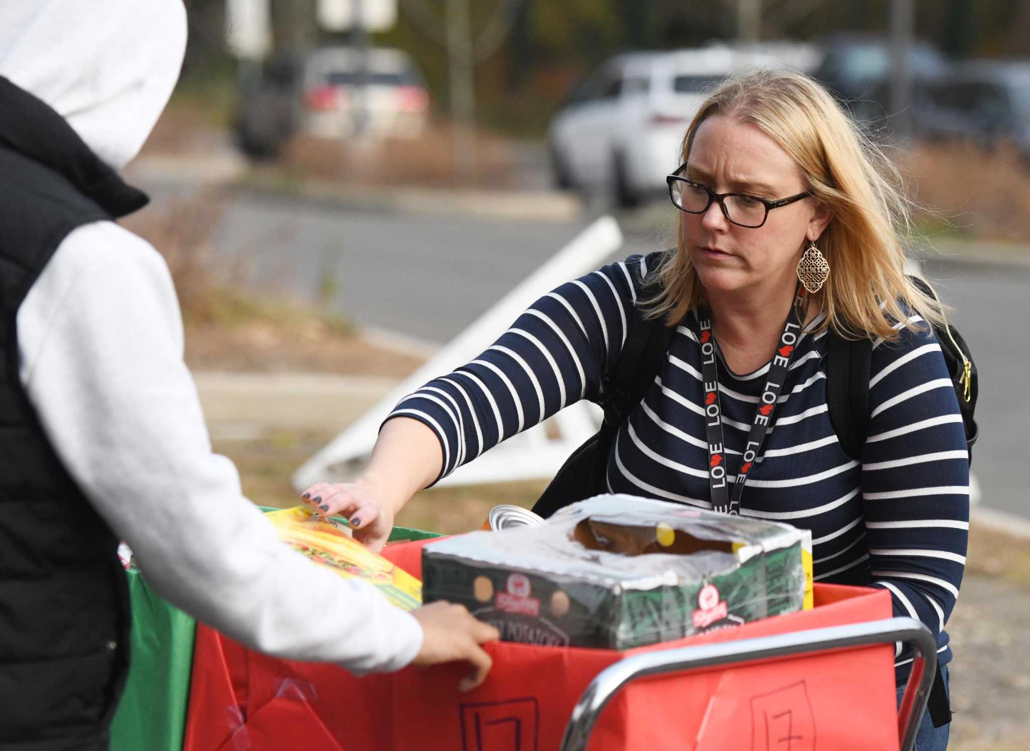 Greenwich High social studies teacher helps students ‘see beyond the ...