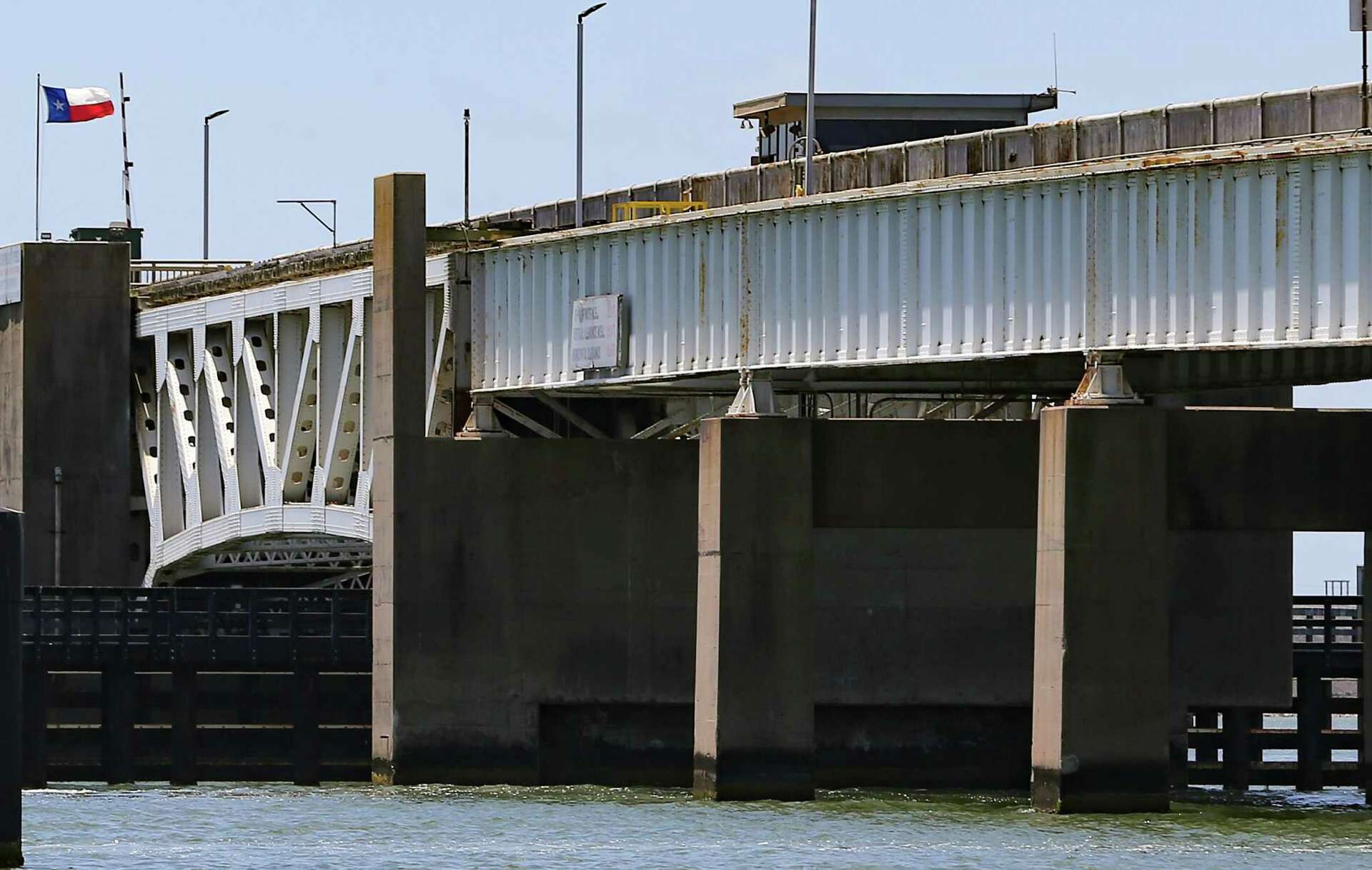 Galveston floats new Pelican Island Bridge proposal
