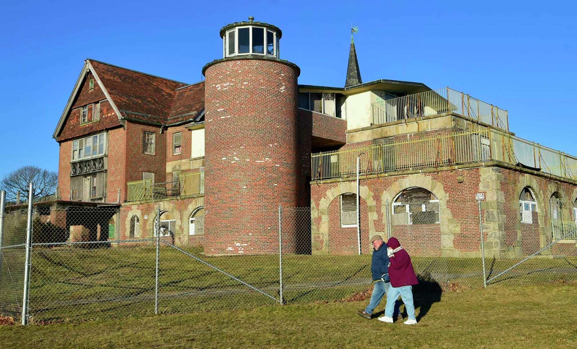 The crumbling historic structures at Connecticut’s Seaside State Park ...