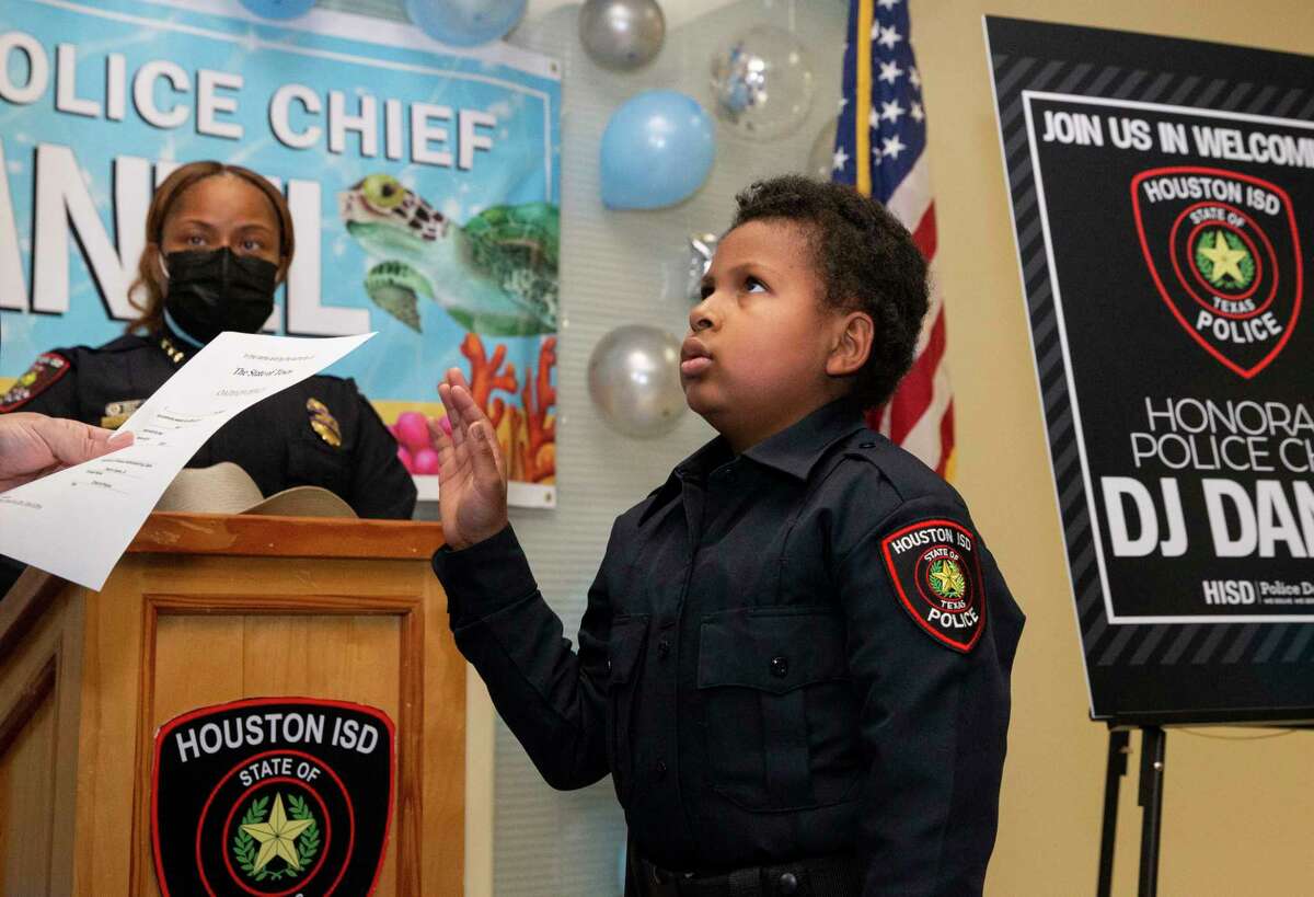 10-year-old Houston cancer patient has been sworn in at over 100 police ...