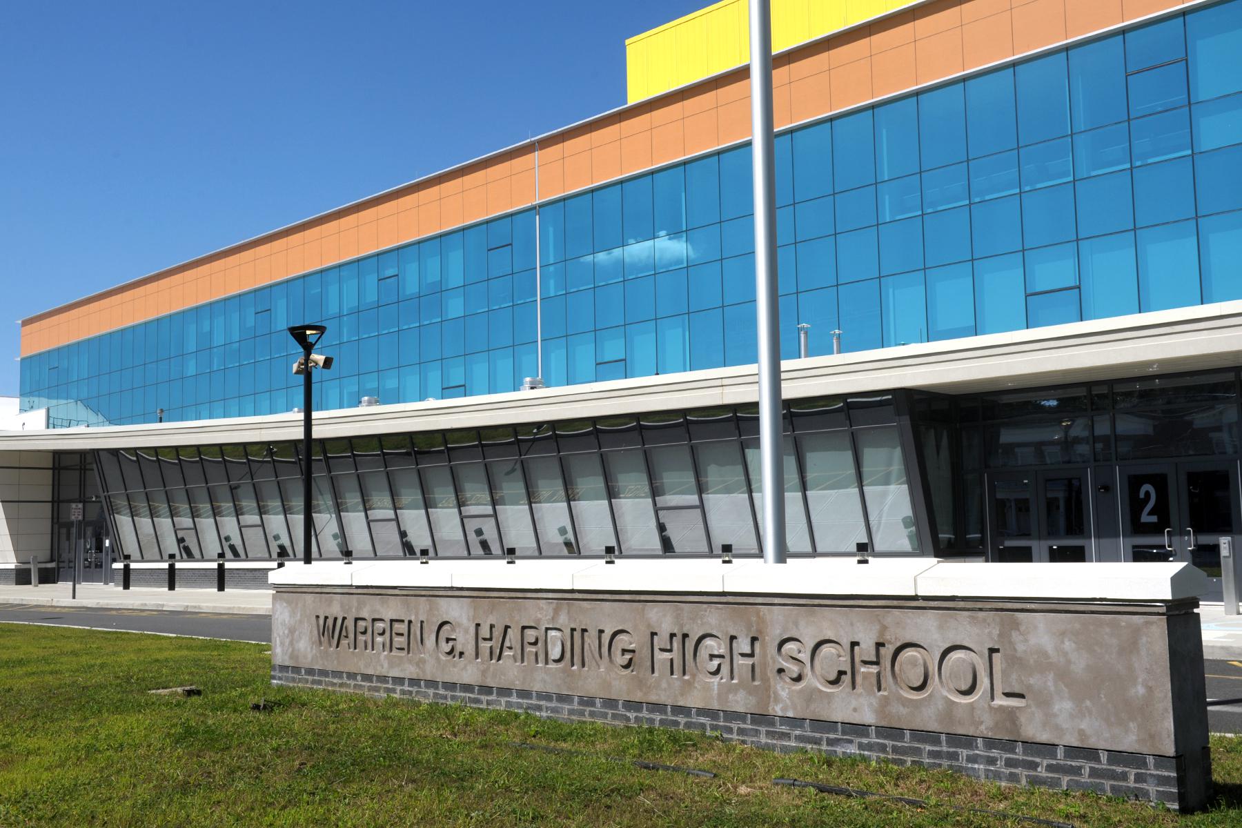 Harding’s Luna, Cintron first girls to win a wrestling match for Presidents