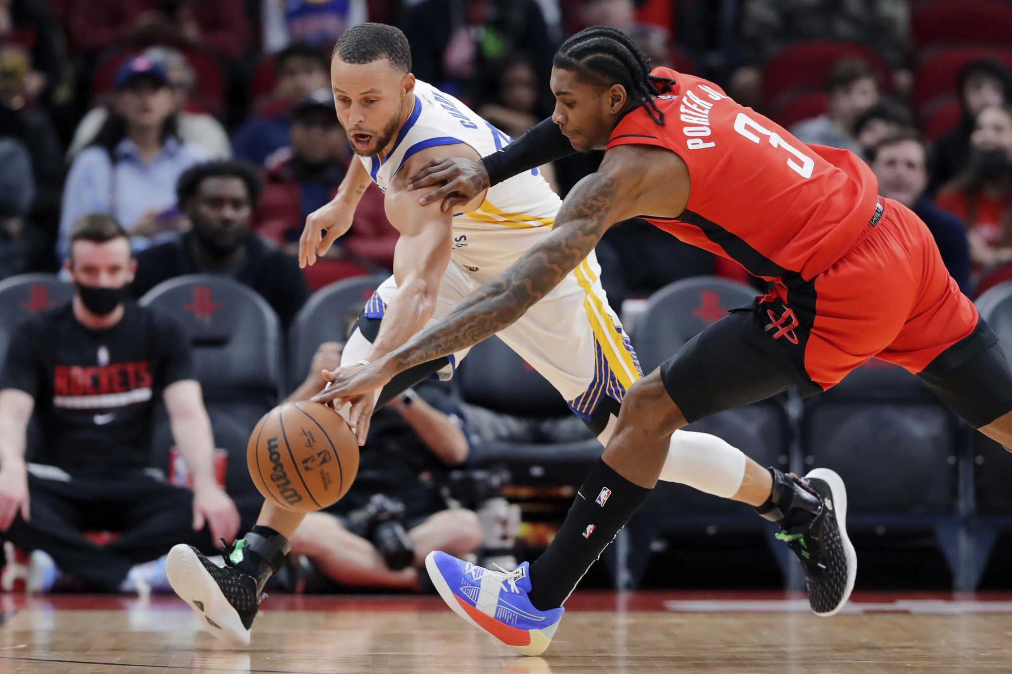 Warriors takeaways: Steph Curry silences Rockets with huge fourth quarter