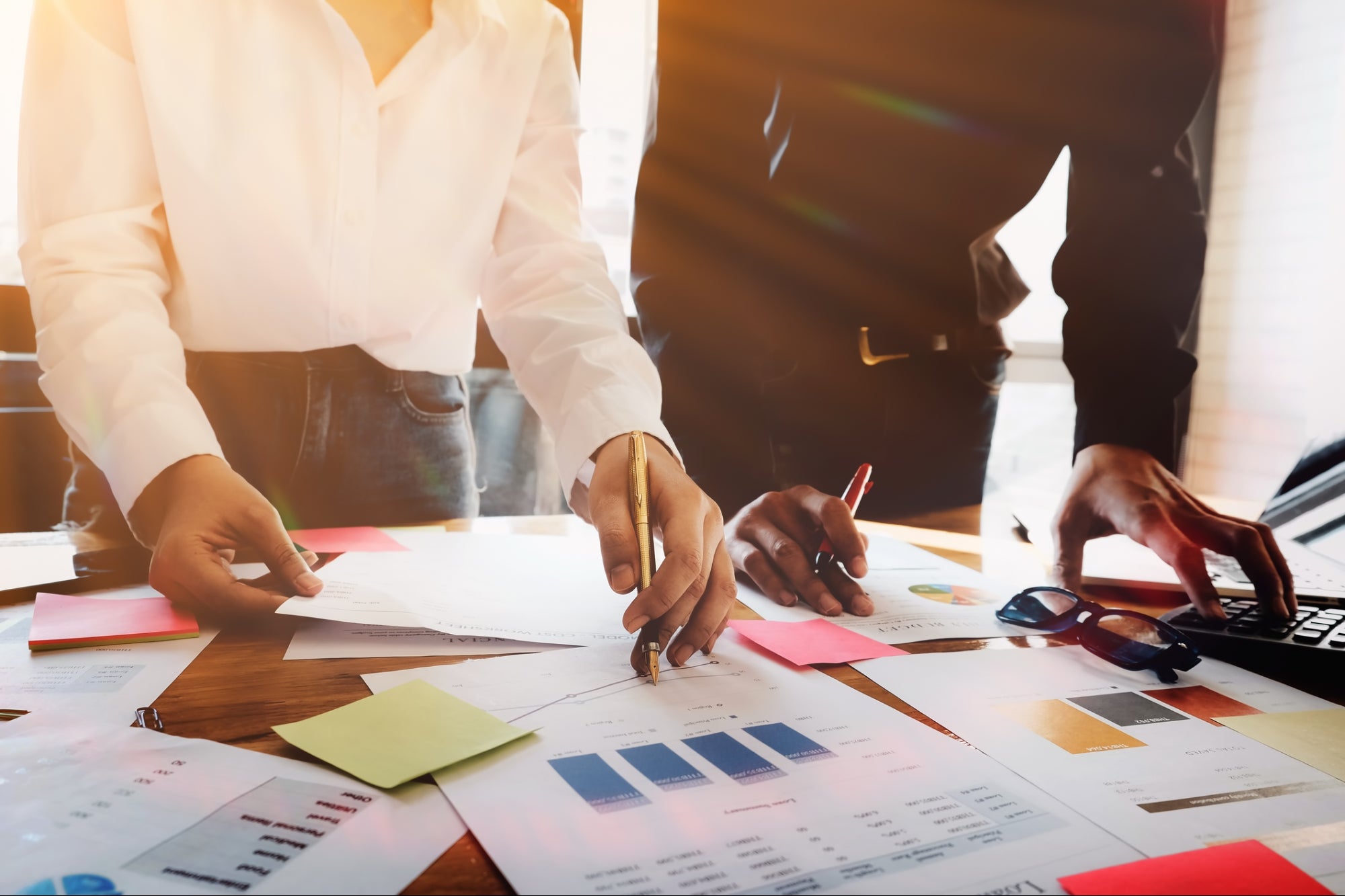 The Ultimate Guide to Competitive Research for Small Businesses