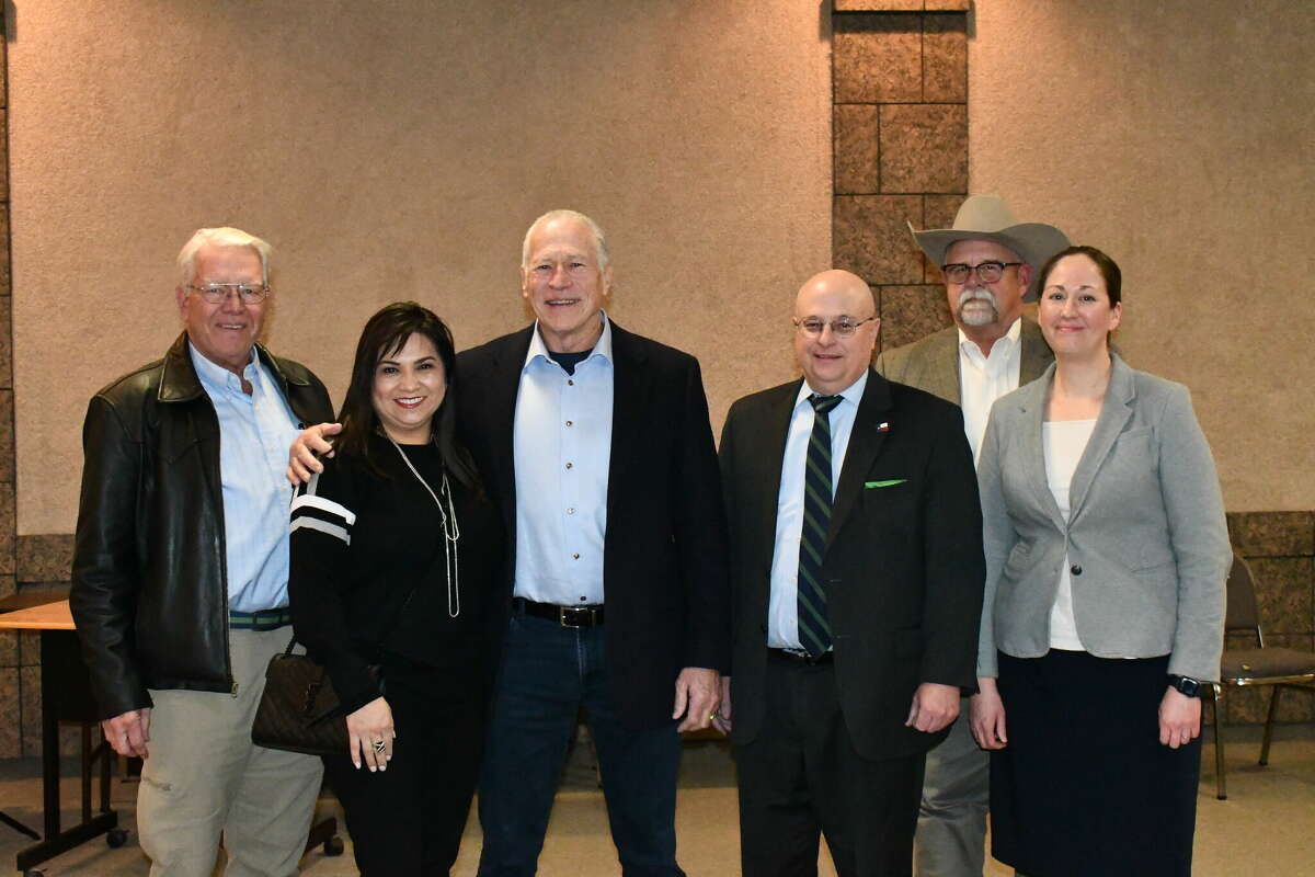 County bids ‘happy retirement’ to Kernell