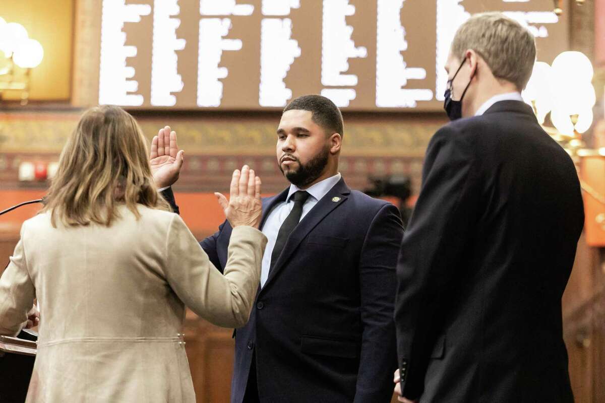 Hubert Delany sworn in, replacing Caroline Simmons in CT House ...