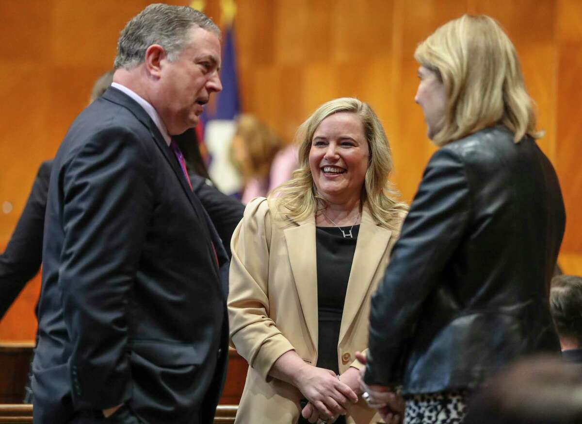 Huffman sworn in as Houston City Council says goodbye to Travis