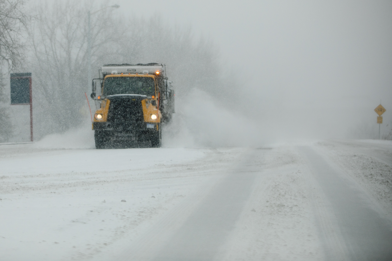 Snow causes school closings throughout Midland area on Friday
