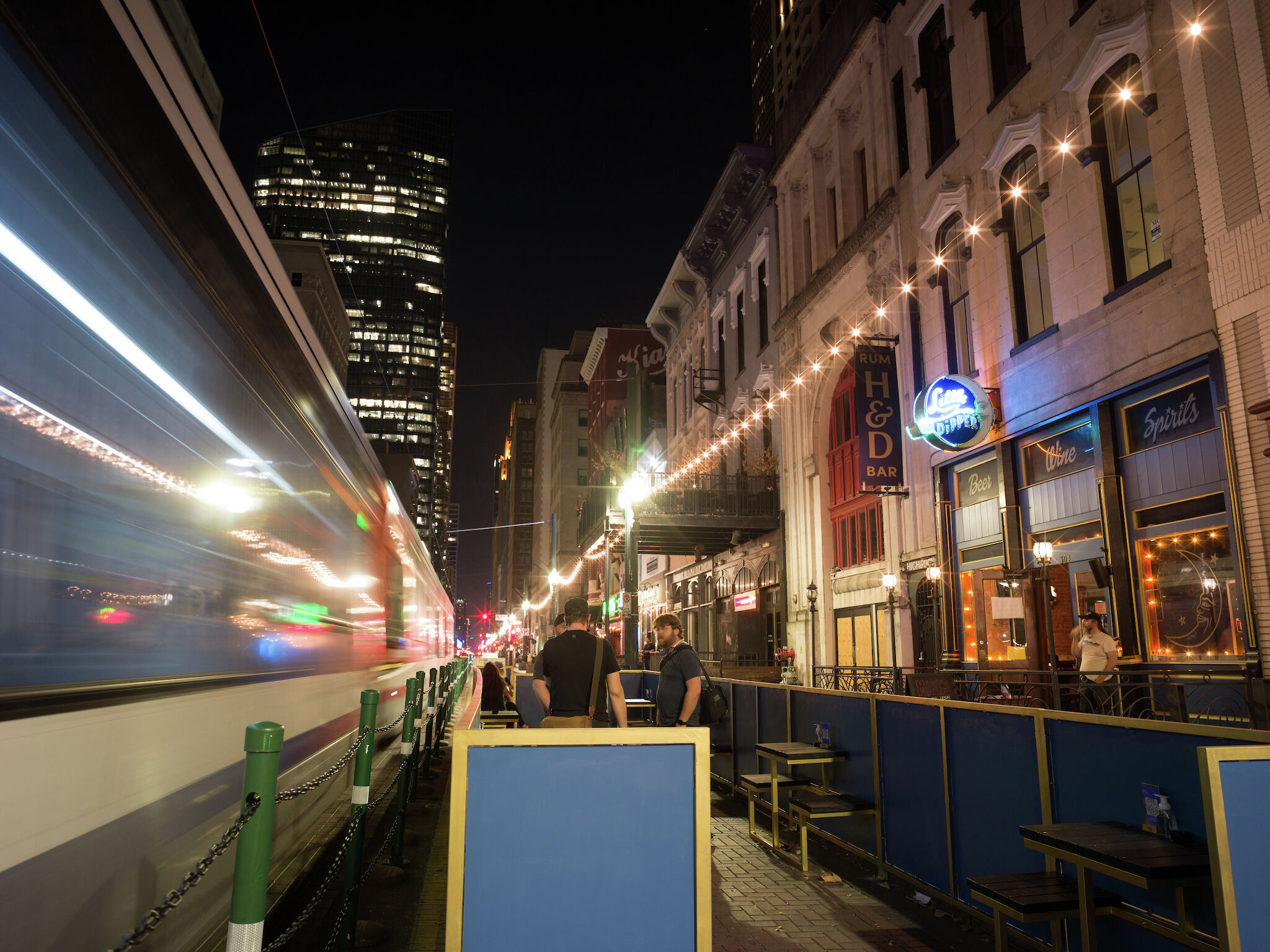 Houston restaurants' takeover of downtown street is extended another ...