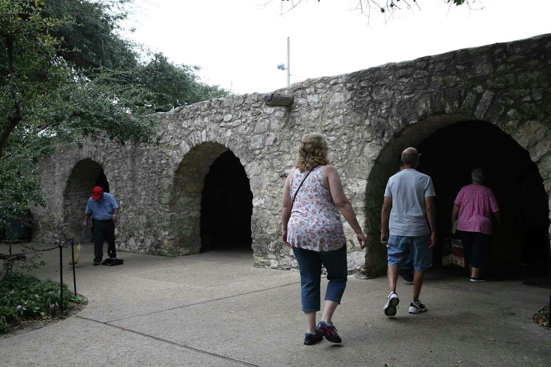 Alamo experts take steps to preserve Long Barrack, display ...
