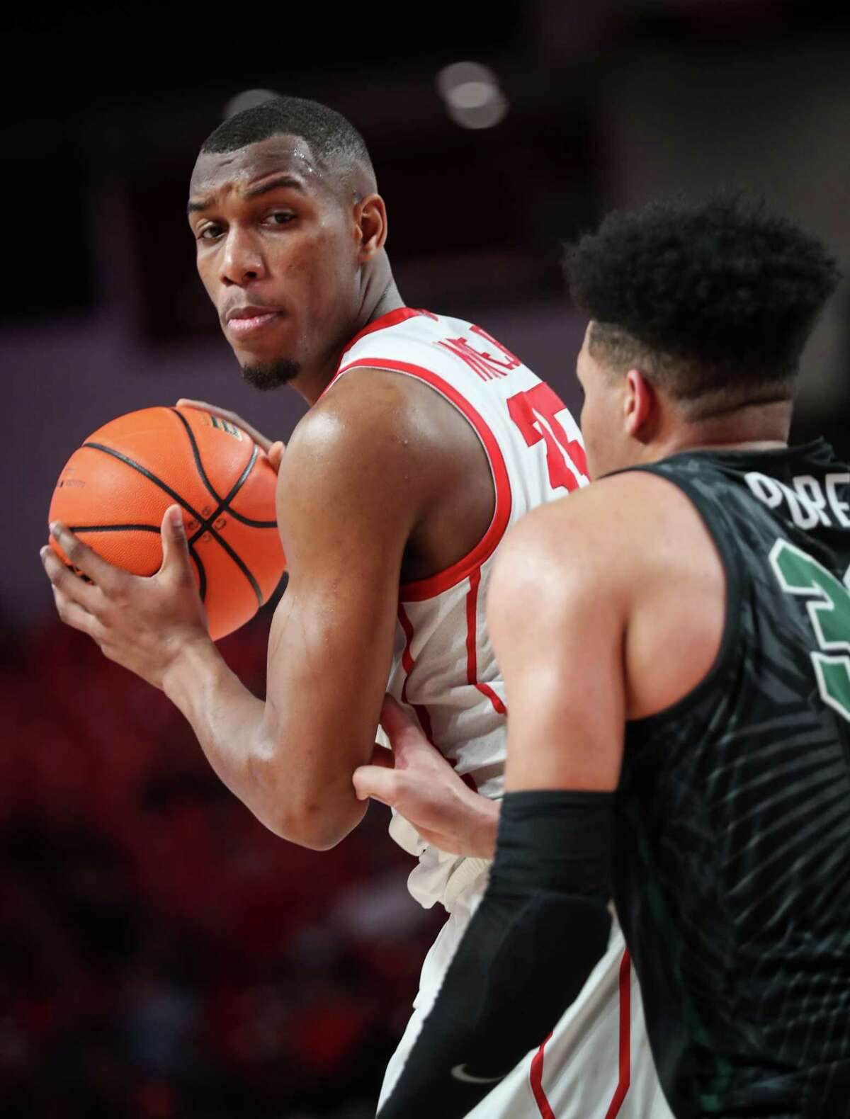 UH pulls away from Tulane to keep home winning streak intact