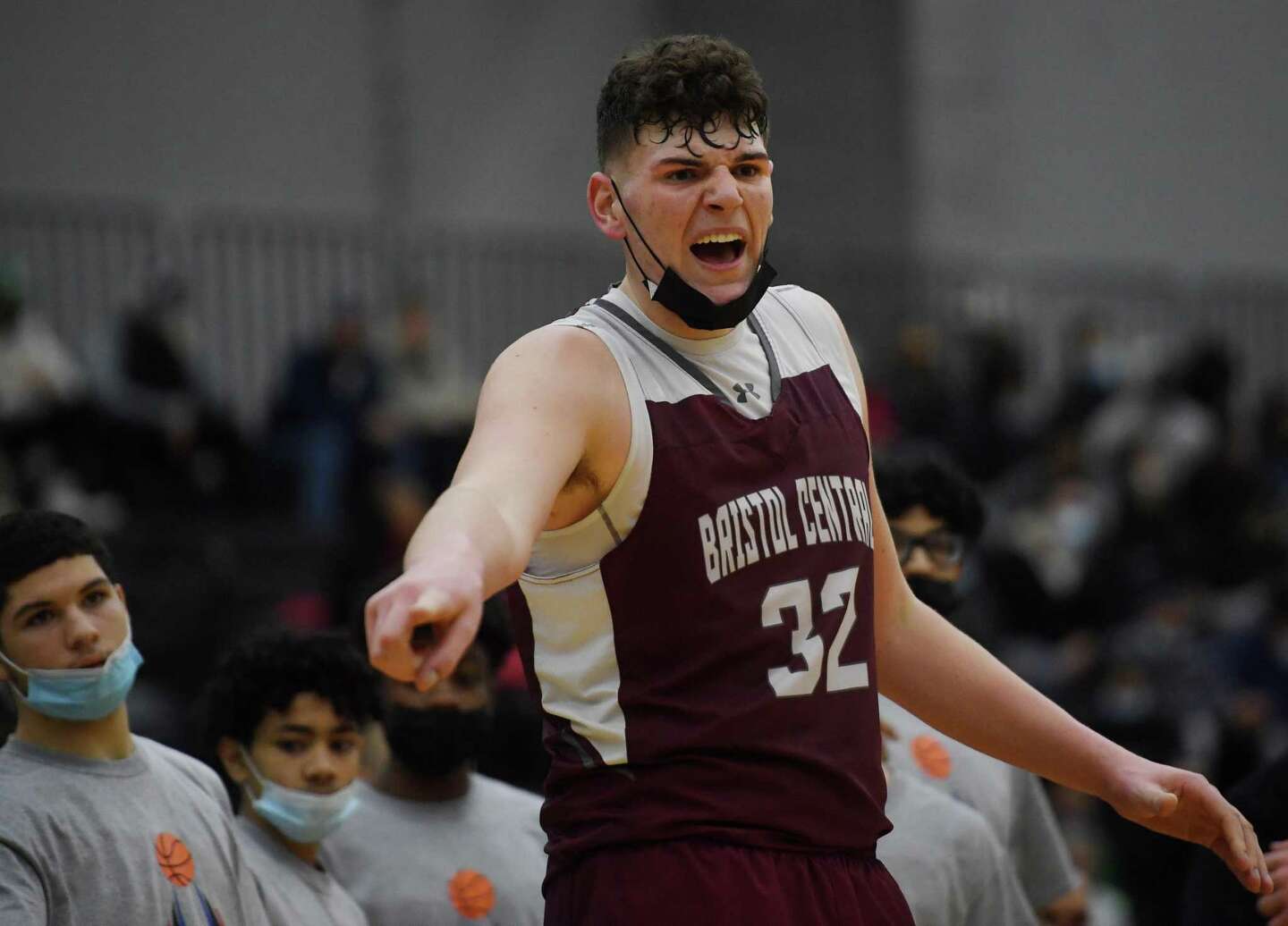 Recalling Donovan Clingan's 10 best high school boys basketball games.