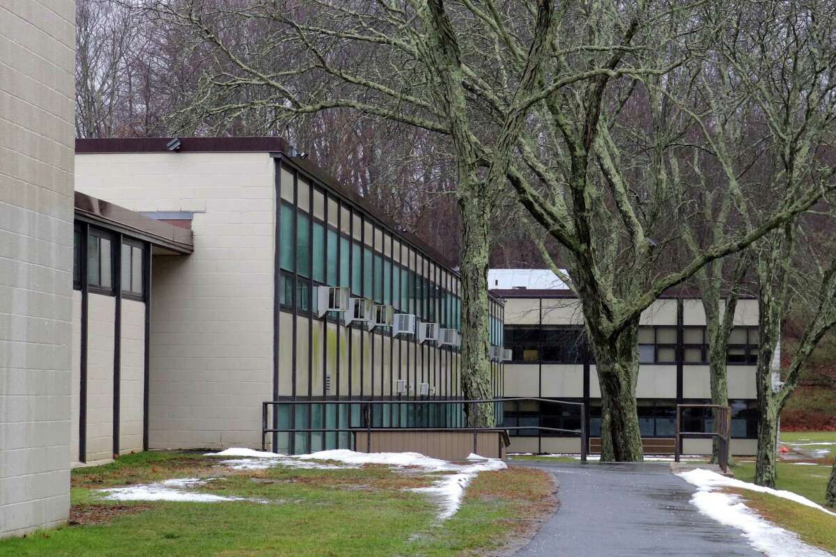 School board hires architect for Greenwich's Central Middle School