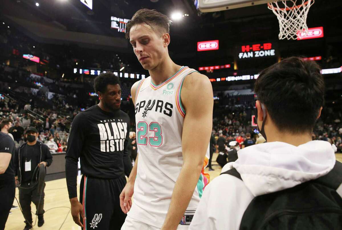 Spurs’ Zach Collins overcame jitters to impress in return to court