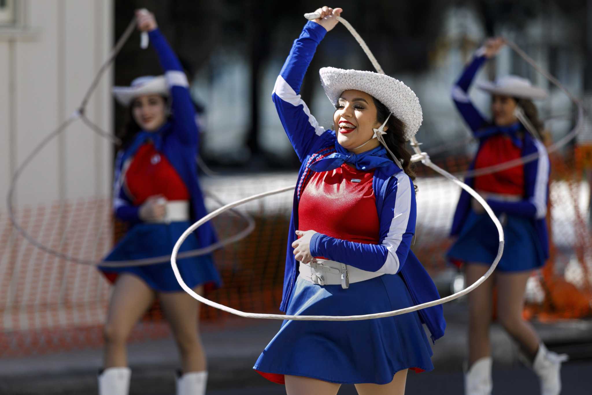 Longhorns, horses and sheep, oh my! Thousands turn out for return of ...