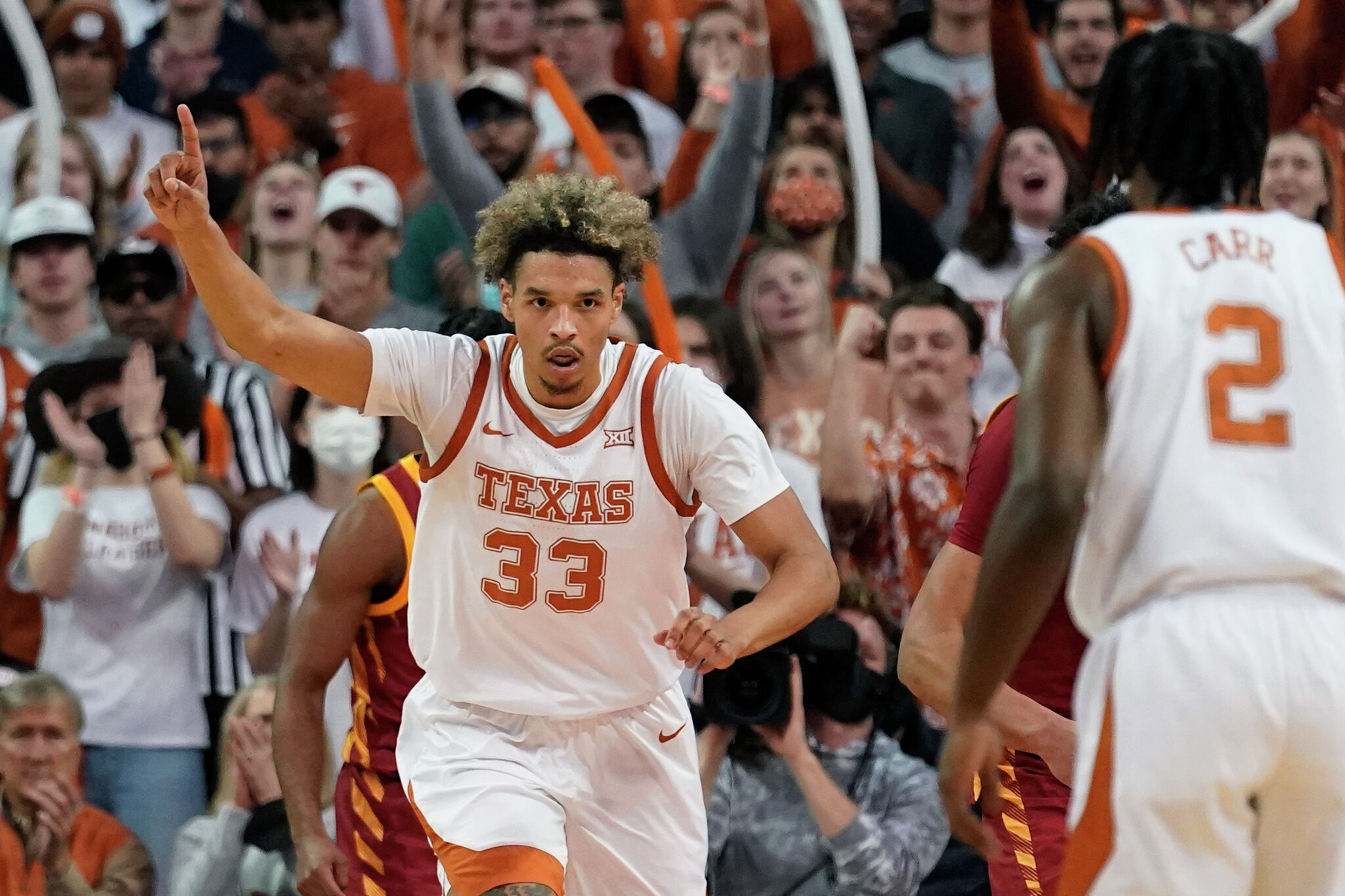 Texas' Tre Mitchell steps away from team for personal reasons