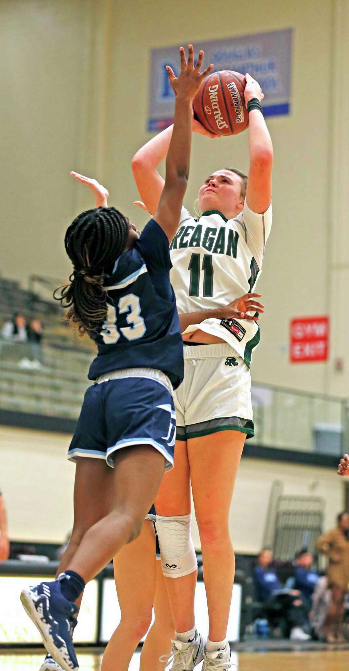 Long-distance shooting helps Reagan build confidence vs. Johnson
