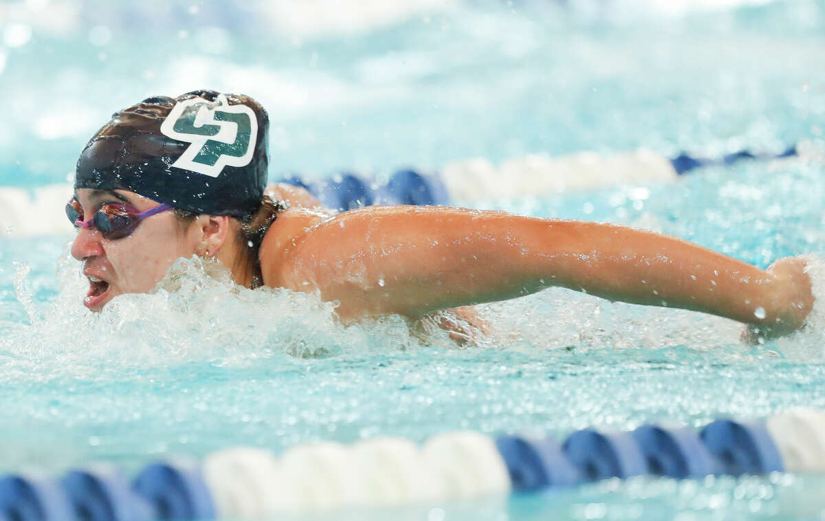 The Woodlands wows the crowd with sweep of Region IV championships