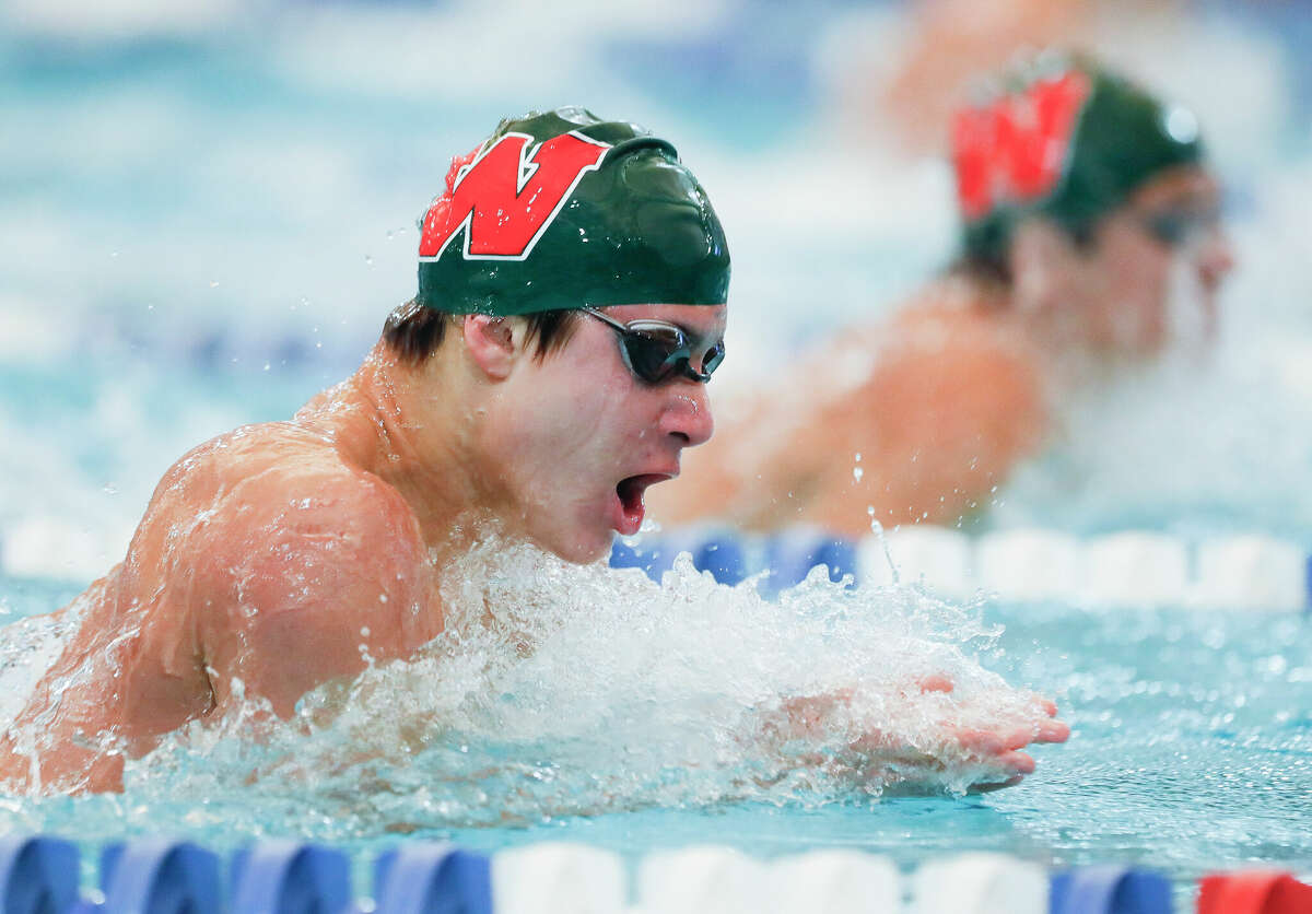 The Woodlands wows the crowd with sweep of Region IV championships
