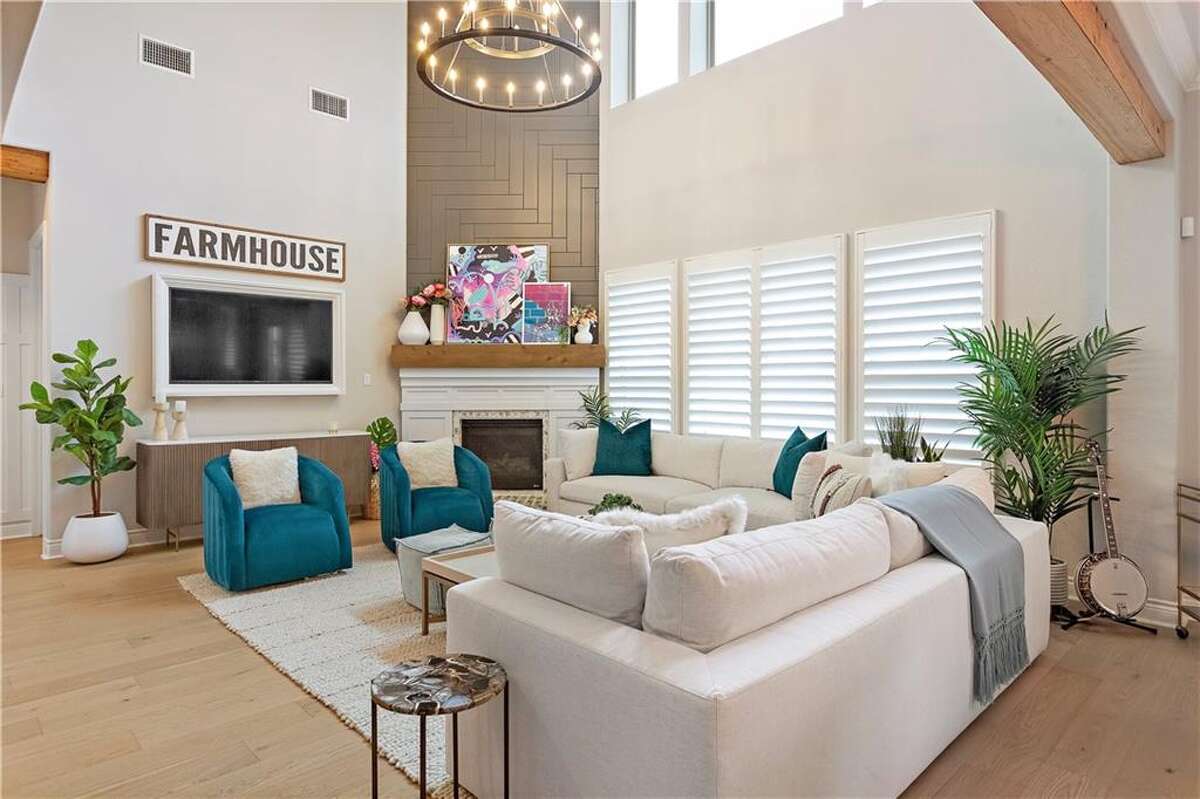 'Twilight' star sells 2 Austin-area homes, one bought from DIY ...