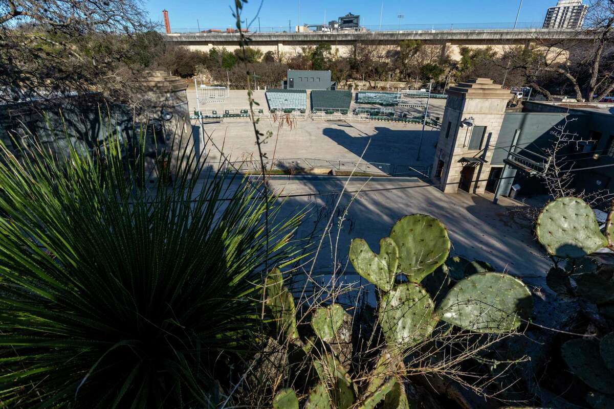 ‘A theme park’: Brackenridge neighbors protest expanding Sunken Garden ...